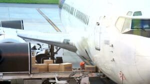 How to Calculate the Chargeable Weight for Air & Sea Freight Shipping | DFH