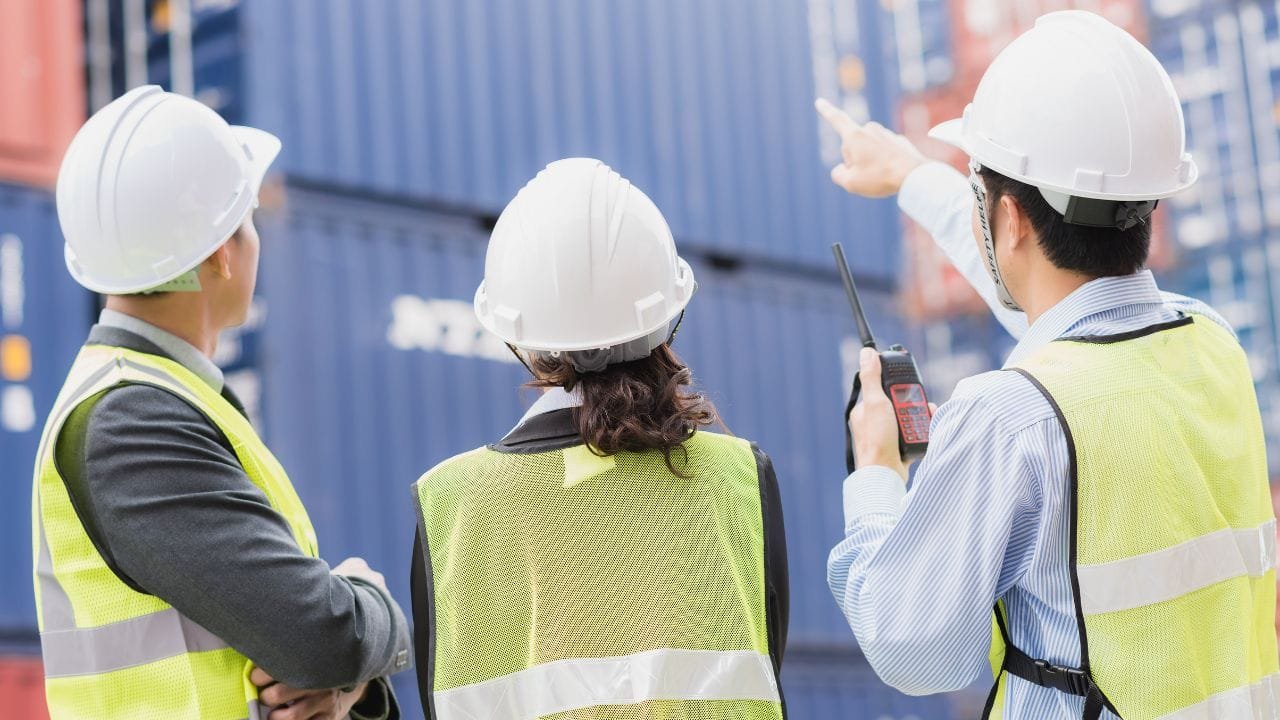 Difference Between Demurrage and Detention (Costs and How to Avoid) | DFH